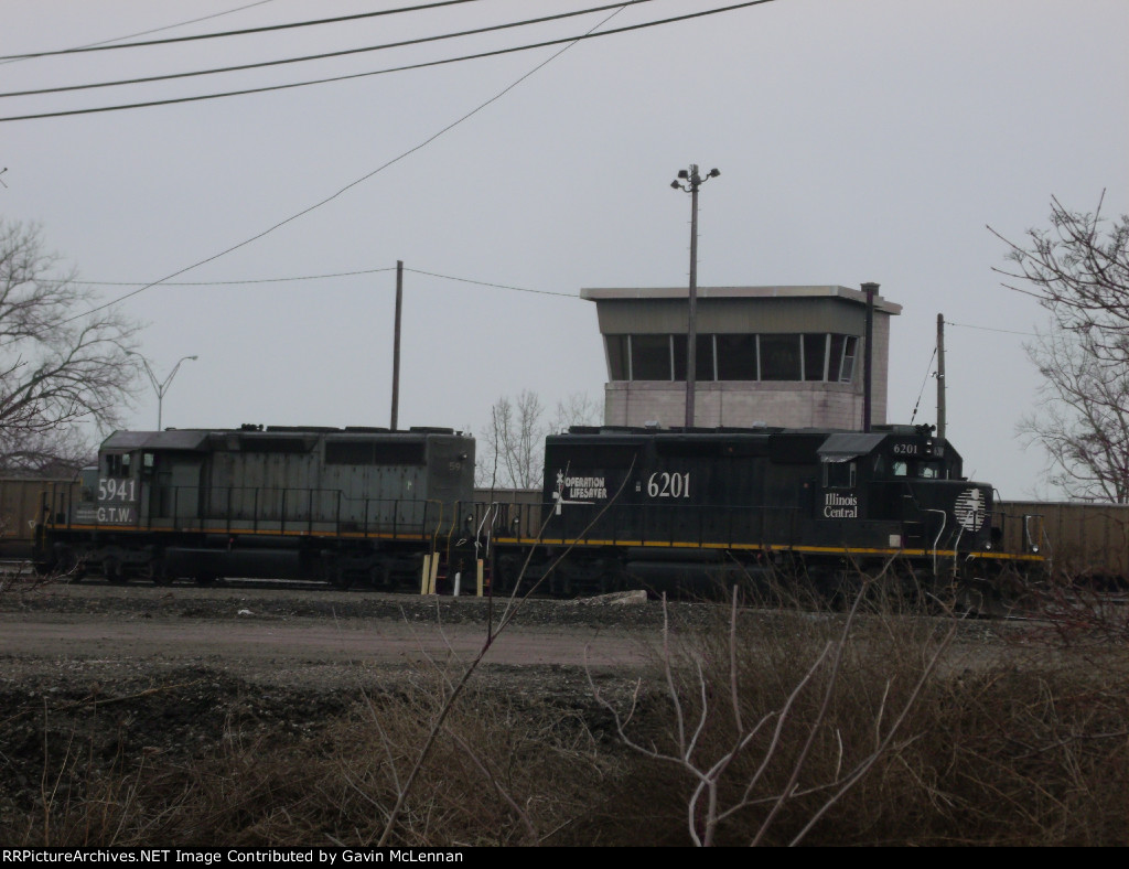 The usual SD40 duo...